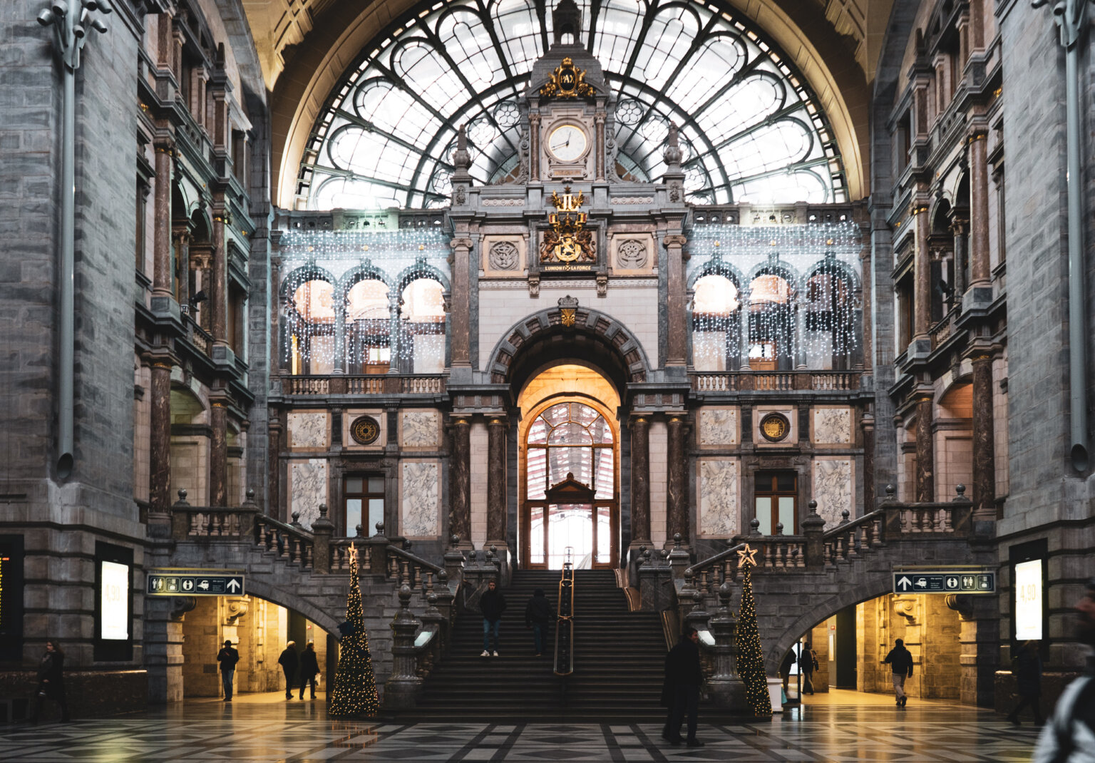 22 Unique and Fun Things to do in Antwerp, Belgium
