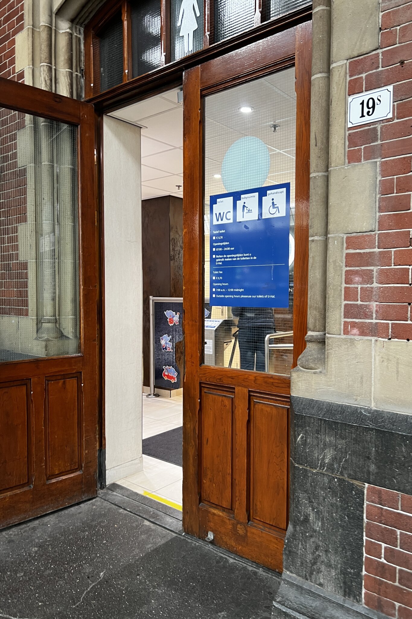 35 Amsterdam Travel Tips for First Timers & Must Knows Before You Go