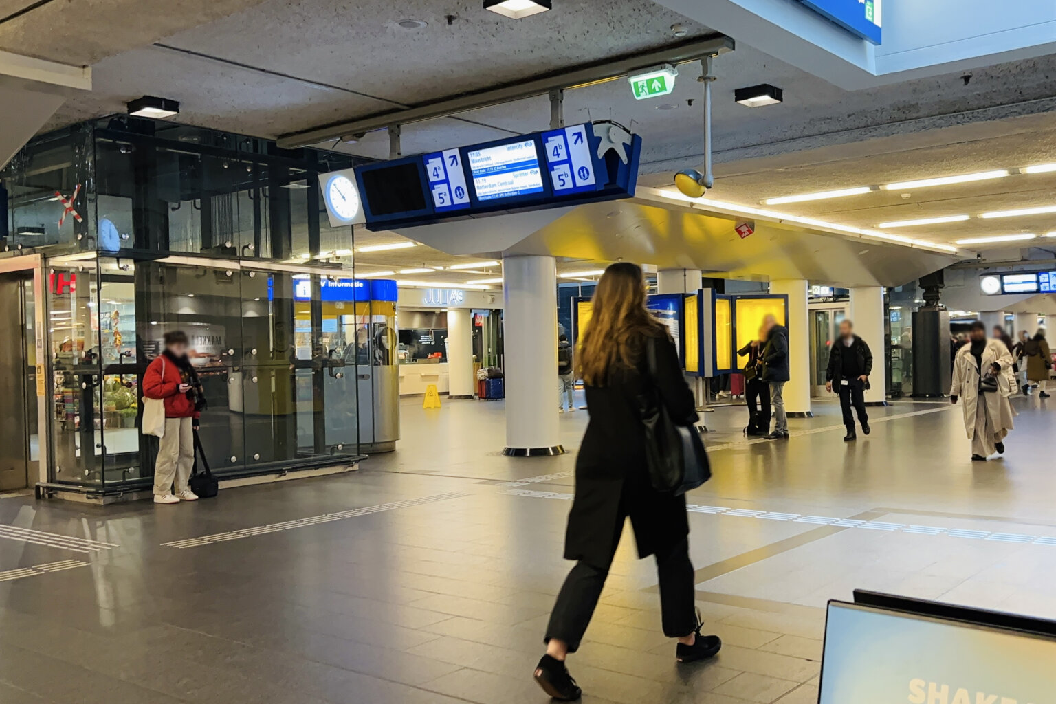 How to Take the Train in the Netherlands: A Step by Step Guide!