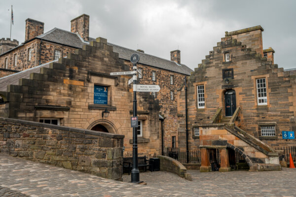 How to Visit Edinburgh Castle: A Fun & Efficient Itinerary!