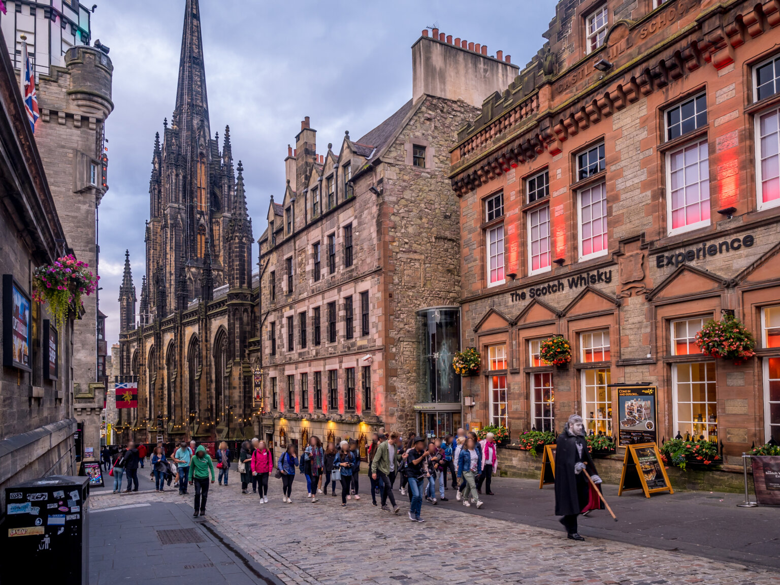 44 Unique & Fun Things to do in Edinburgh, Scotland