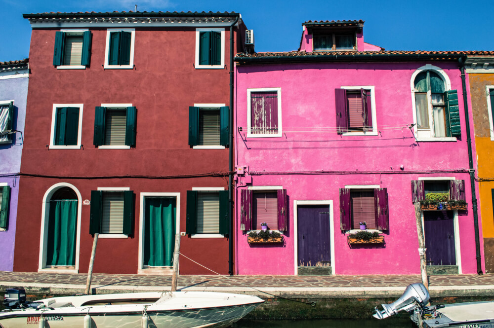 How to Visit Burano from Venice as a Day Trip [Step by Step Guide!]