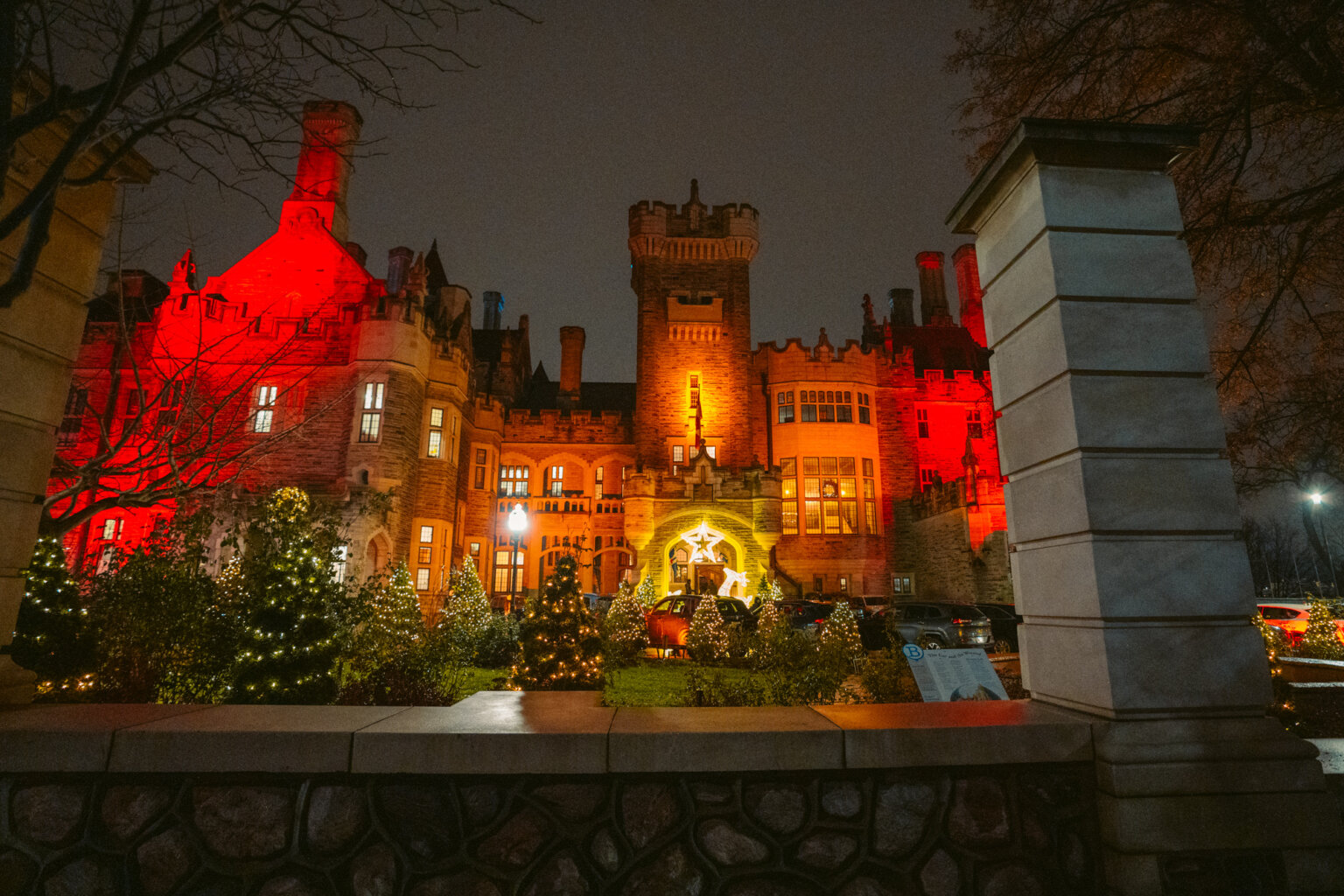Christmas in Toronto: 11 Delightful Things to Do (Markets, Lights & Day ...