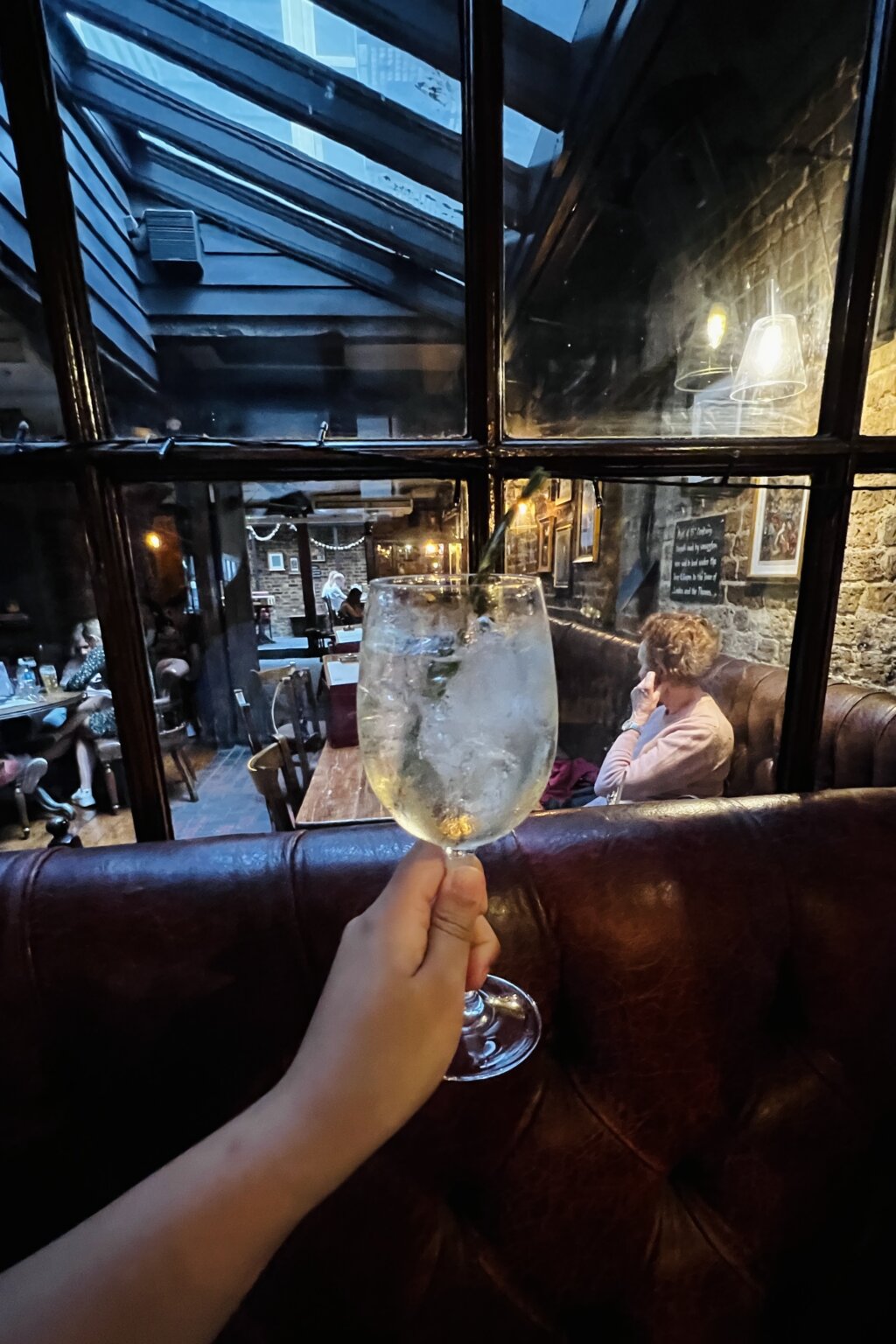 20+ Historical & Unique Pubs in London that Visitors Can't Miss!