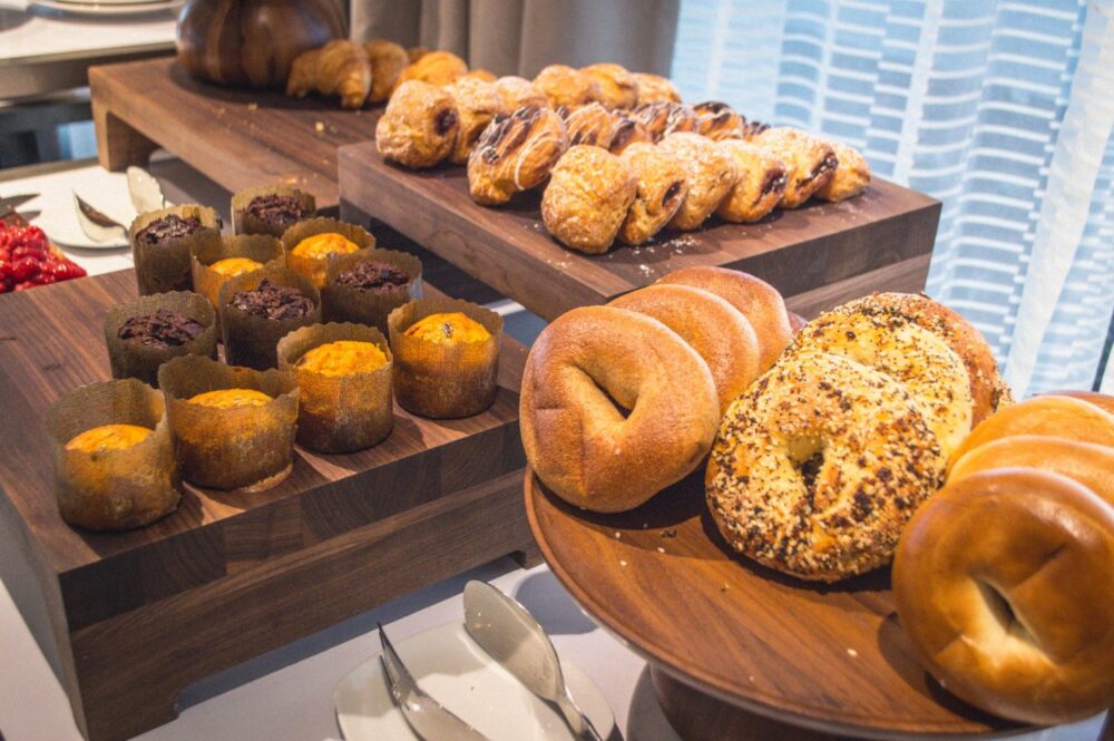 Hyatt Regency LAX Review: Luxury & Comfort Right by Los Angeles ...