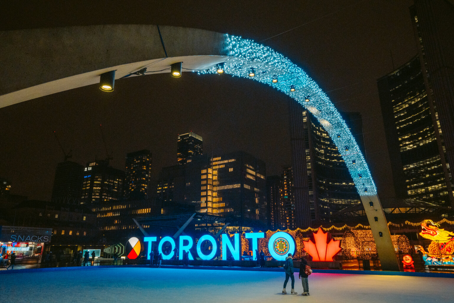 Christmas in Toronto: 11 Delightful Things to Do (Markets, Lights & Day ...