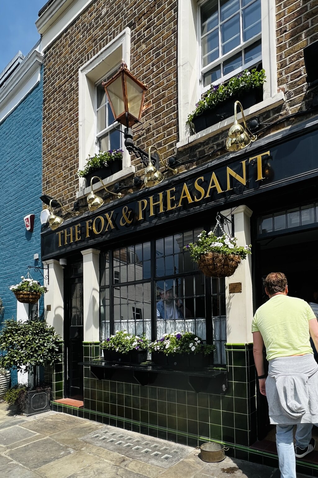 20+ Historical & Unique Pubs in London that Visitors Can't Miss!
