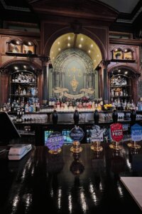 20+ Historical & Unique Pubs in London that Visitors Can't Miss!