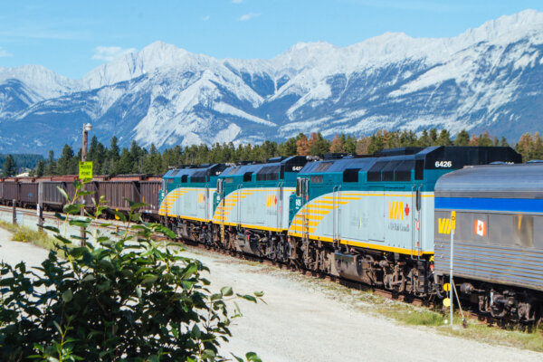 How to Take the Train in Canada: A Step by Step Guide!