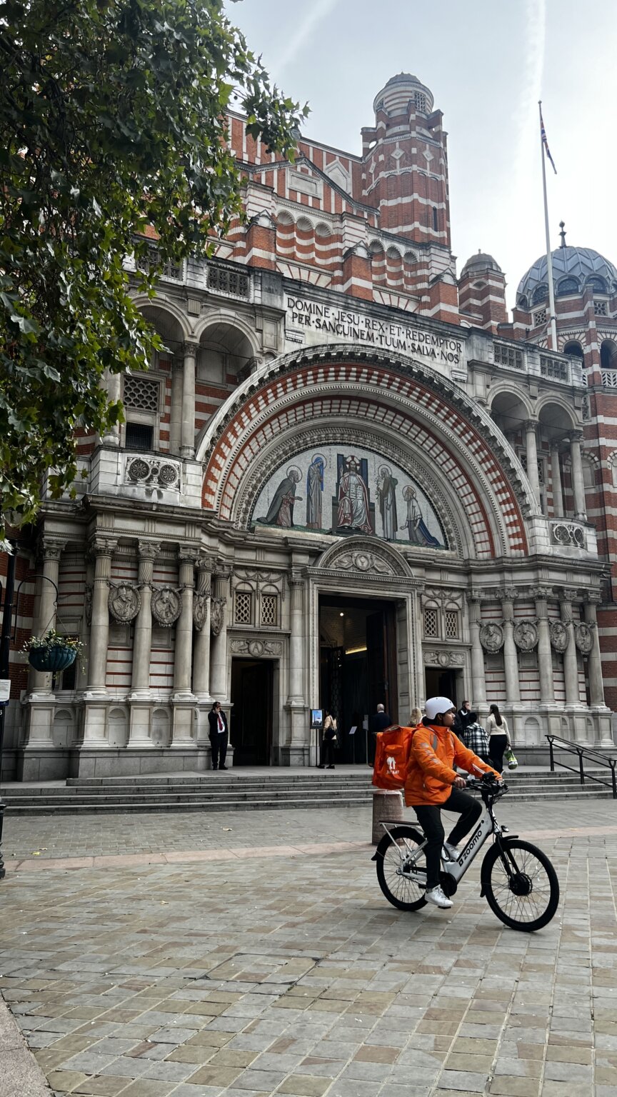 73 Unique & Fun Things to do in London, England (for First Timers!)