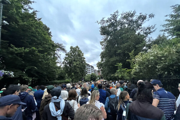Wimbledon for First Timers: How to Get Tickets, What to Wear & More!