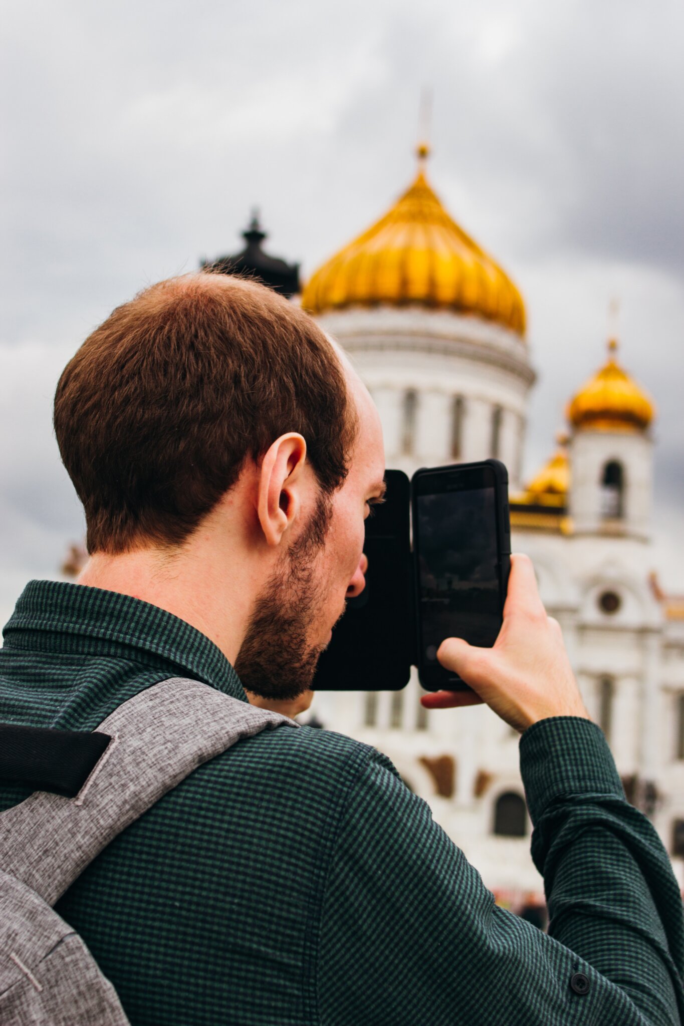 How to Avoid Pickpockets in Europe: 11 Must-Know Tips!